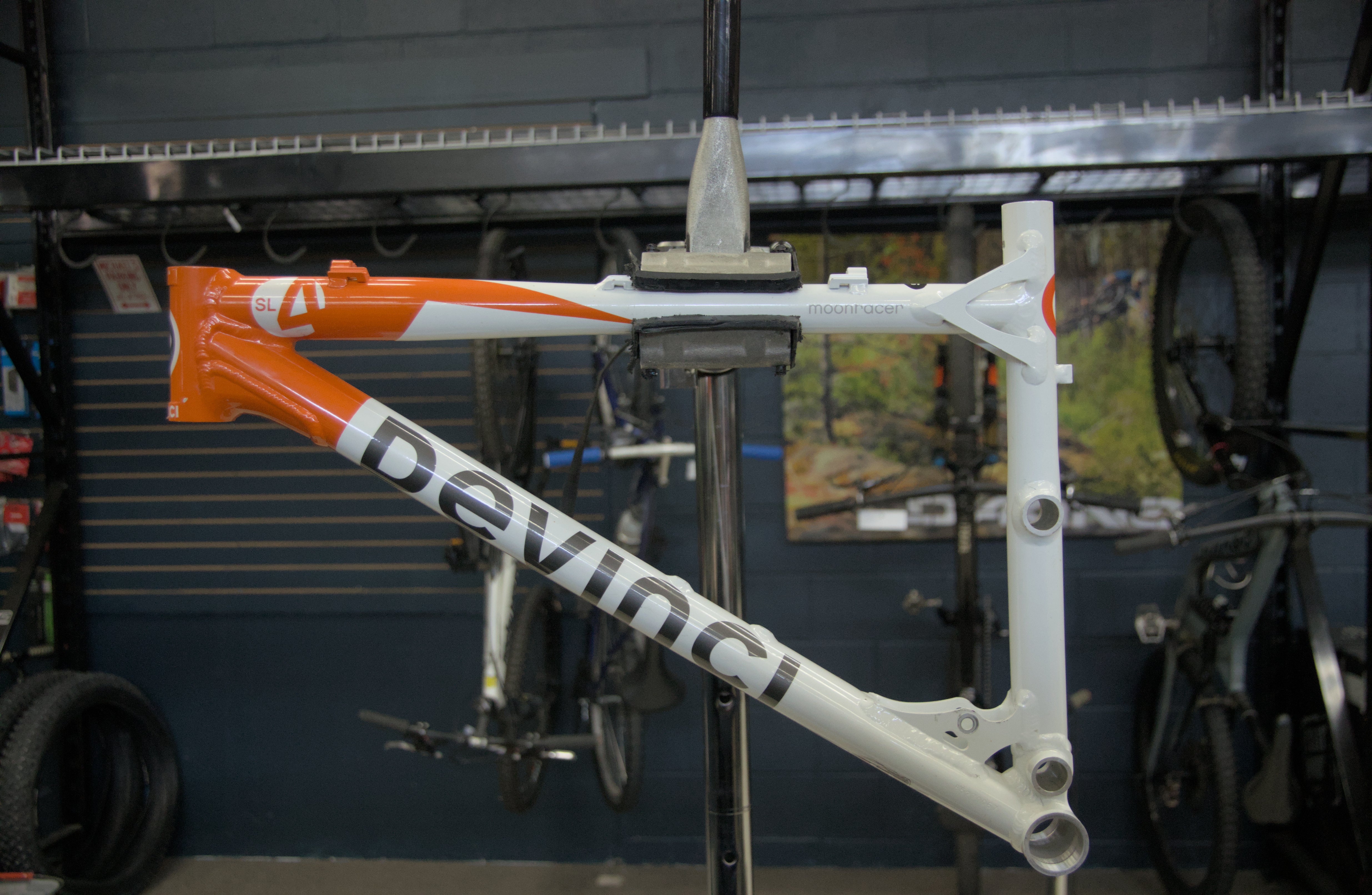 Devinci Moonracer Front Triangle SL A – Silent Sports